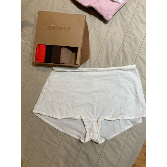 SKIMS | Intimates & Sleepwear | Skims Size 4x 5 Piece Gift Set Panties ...